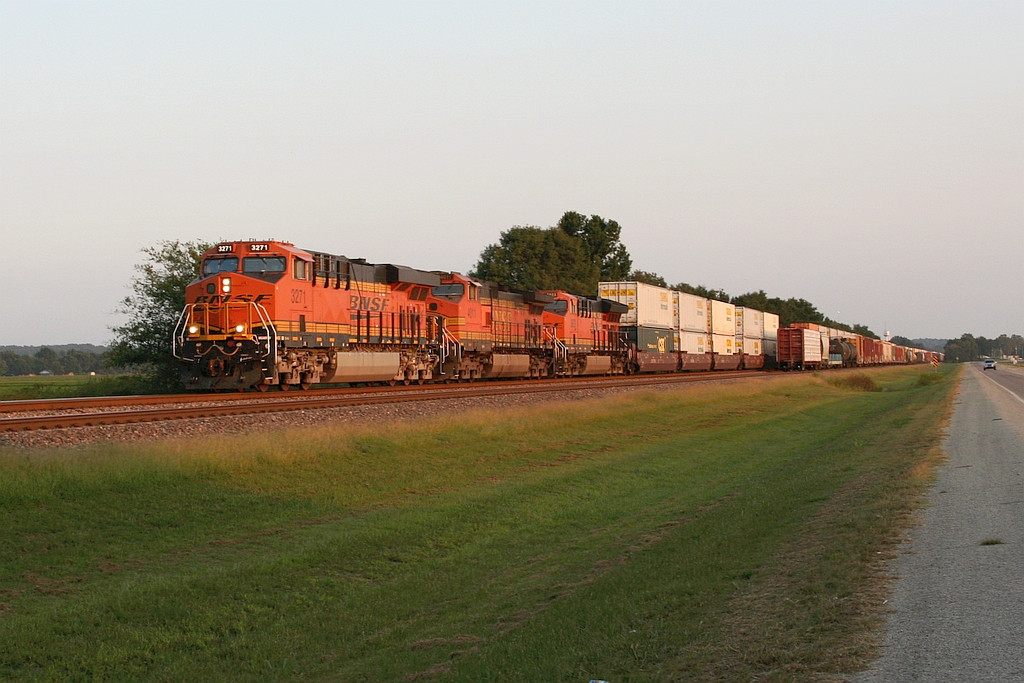 BNSF NB intermodal meeting SB freight